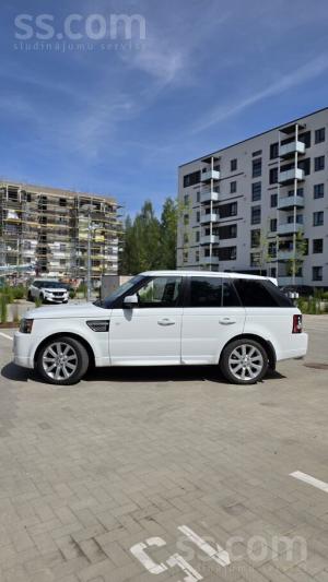 White Land Rover Range Rover Sport 2012 in Riga, with an engine capacity of 3.00 L and mileage of 248 thousand km for 10390 €, photo 3 on AUTOMOTO.COM.LV