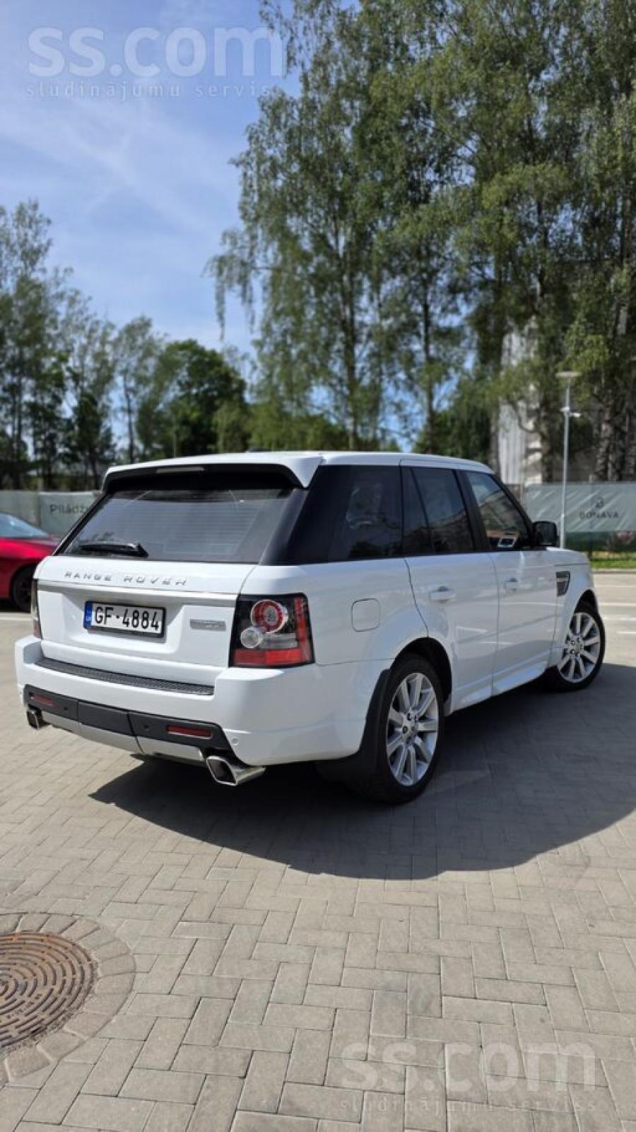 White Land Rover Range Rover Sport 2012 in Riga, with an engine capacity of 3.00 L and mileage of 248 thousand km for 10390 €, photo 5 on AUTOMOTO.COM.LV