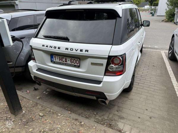 Ленд Ровер Рендж Ровер Спорт 2012 в Шяуляй на AUTOMOTO.COM.LV Белый Ленд Ровер Рендж Ровер Спорт 2012 в Шяуляй, объемом двигателя 2.99 л и пробегом 220 тыс. км за 4850 €, фото 4 на AUTOMOTO.COM.LV