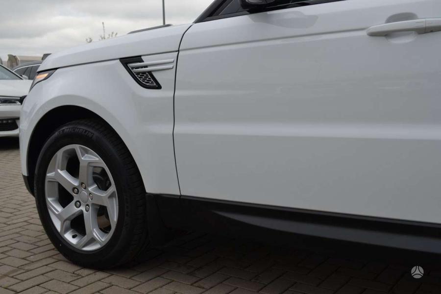 White Land Rover Range Rover Sport 2014 in Vilnius, with an engine capacity of 2.99 L and mileage of 124 thousand km for 18000 €, photo 13 on AUTOMOTO.COM.LV