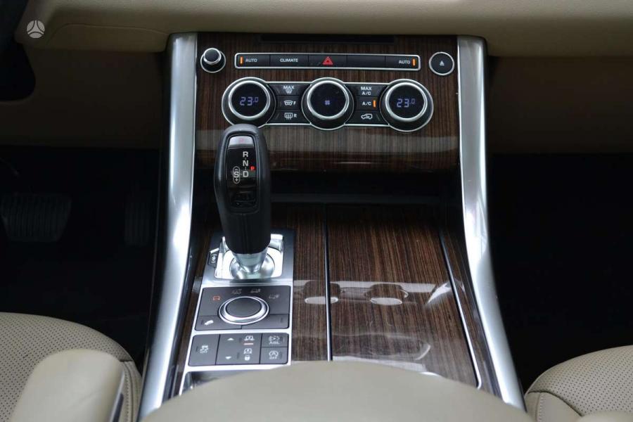 White Land Rover Range Rover Sport 2014 in Vilnius, with an engine capacity of 2.99 L and mileage of 124 thousand km for 18000 €, photo 50 on AUTOMOTO.COM.LV