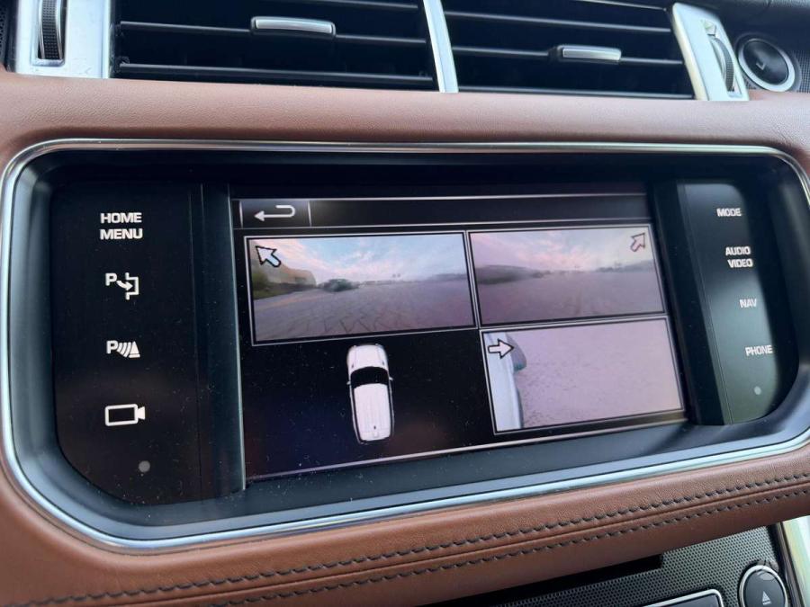White Land Rover Range Rover Sport 2014 in Vilnius, with an engine capacity of 2.99 L and mileage of 155 thousand km for 18888 €, photo 14 on AUTOMOTO.COM.LV