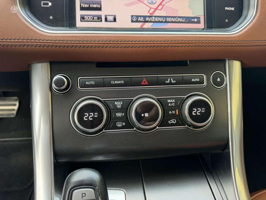 White Land Rover Range Rover Sport 2014 in Vilnius, with an engine capacity of 2.99 L and mileage of 155 thousand km for 18888 €, photo 27 on AUTOMOTO.COM.LV