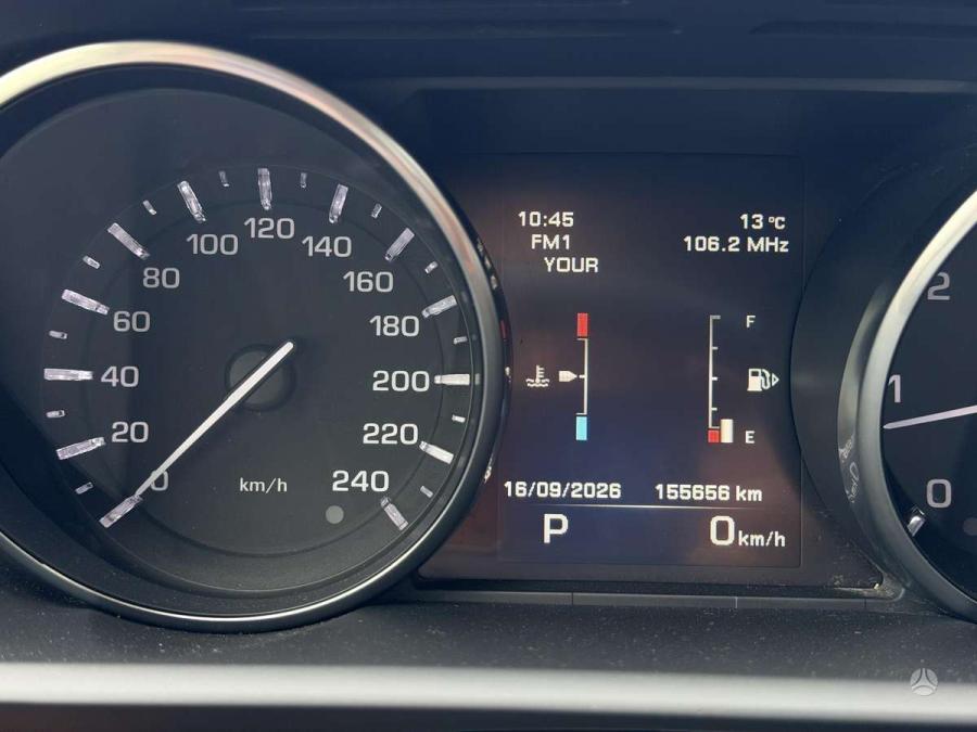 White Land Rover Range Rover Sport 2014 in Vilnius, with an engine capacity of 2.99 L and mileage of 155 thousand km for 18888 €, photo 29 on AUTOMOTO.COM.LV