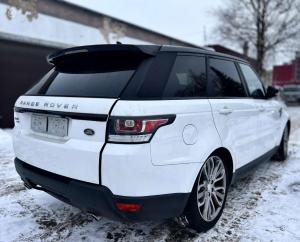 White Land Rover Range Rover Sport 2015 in Panevezys, with an engine capacity of 2.99 L and mileage of 190 thousand km for 7300 €, photo 3 on AUTOMOTO.COM.LV