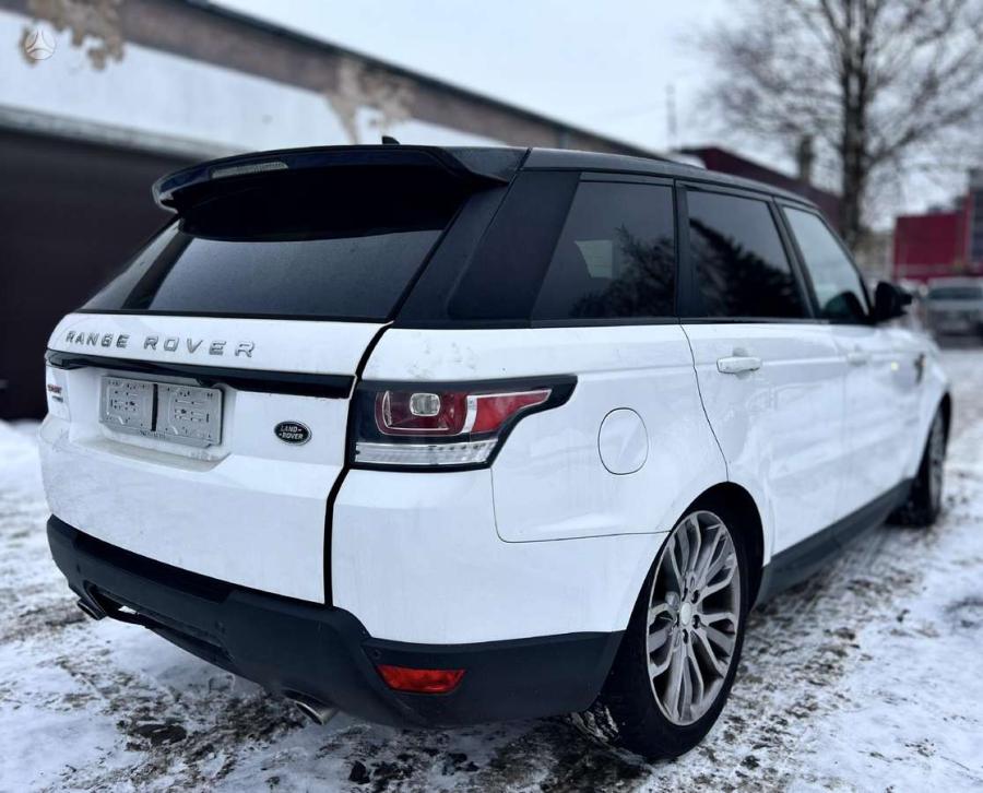 White Land Rover Range Rover Sport 2015 in Panevezys, with an engine capacity of 2.99 L and mileage of 190 thousand km for 7300 €, photo 3 on AUTOMOTO.COM.LV