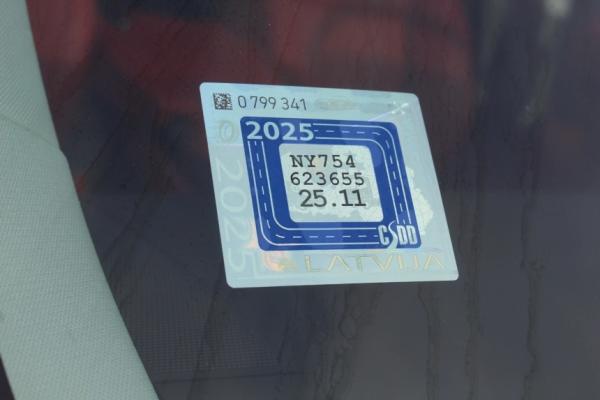 Balts Land Rover Range Rover Sport 2015 Rīga, ar dzinēja tilpumu 3.00 L un nobraukumu 157 tūkst. km par 19999 €, foto 3 vietnē AUTOMOTO.COM.LV