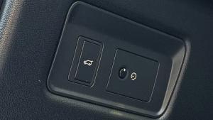 Белый Ленд Ровер Рендж Ровер Спорт 2015 в Даугавпилс, объемом двигателя 3.00 л и пробегом 237 тыс. км за 16500 €, фото 8 на AUTOMOTO.COM.LV