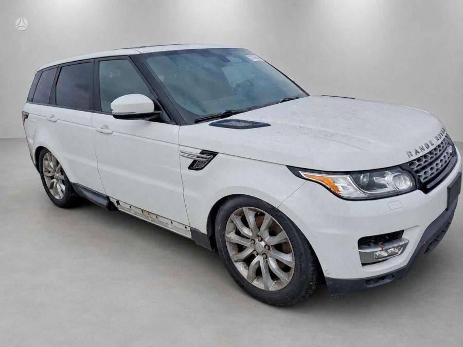 White Land Rover Range Rover Sport 2015 in Vilnius, with an engine capacity of 3.00 L and mileage of 110 thousand km for 7999 €, photo 4 on AUTOMOTO.COM.LV