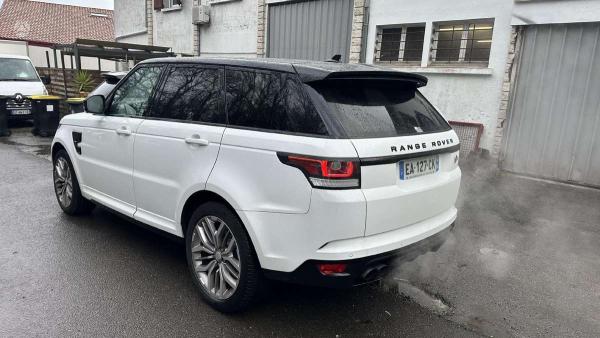White Land Rover Range Rover Sport 2016 in Taurage, with an engine capacity of 5.00 L and mileage of 380 thousand km for 27500 €, photo 4 on AUTOMOTO.COM.LV