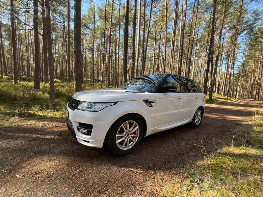 White Land Rover Range Rover Sport 2016 in Riga, with an engine capacity of 3.00 L and mileage of 142 thousand km for 31500 €, photo 3 on AUTOMOTO.COM.LV