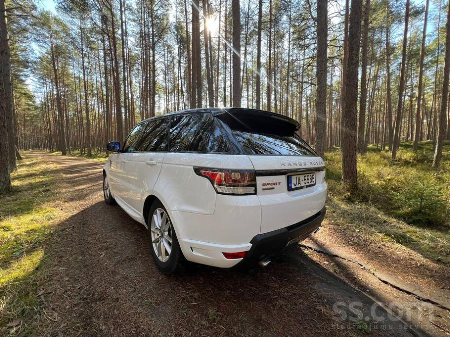 White Land Rover Range Rover Sport 2016 in Riga, with an engine capacity of 3.00 L and mileage of 142 thousand km for 31500 €, photo 6 on AUTOMOTO.COM.LV