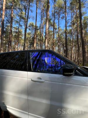 White Land Rover Range Rover Sport 2016 in Riga, with an engine capacity of 3.00 L and mileage of 142 thousand km for 31500 €, photo 7 on AUTOMOTO.COM.LV