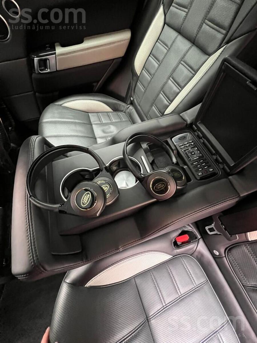 White Land Rover Range Rover Sport 2016 in Riga, with an engine capacity of 3.00 L and mileage of 142 thousand km for 31500 €, photo 12 on AUTOMOTO.COM.LV