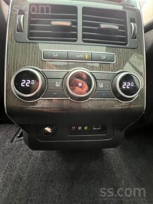 White Land Rover Range Rover Sport 2016 in Riga, with an engine capacity of 3.00 L and mileage of 142 thousand km for 31500 €, photo 15 on AUTOMOTO.COM.LV