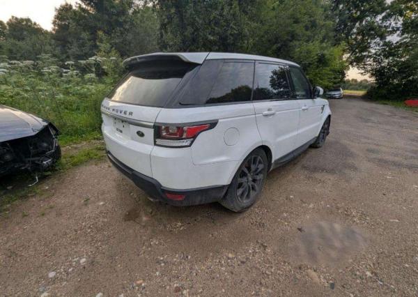 Balts Land Rover Range Rover Sport 2016 Viļņa, ar dzinēja tilpumu 3.00 L un nobraukumu 136 tūkst. km par 9550 €, foto 1 vietnē AUTOMOTO.COM.LV