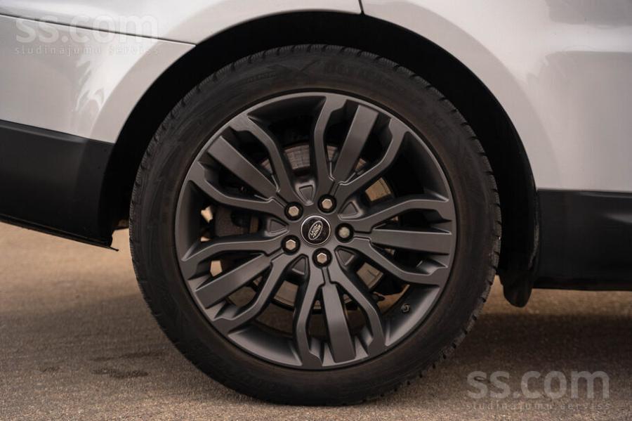 White Land Rover Range Rover Sport 2017 in Riga, with an engine capacity of 3.00 L and mileage of 231 thousand km for 19990 €, photo 12 on AUTOMOTO.COM.LV