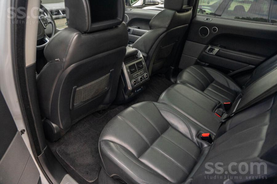 White Land Rover Range Rover Sport 2017 in Riga, with an engine capacity of 3.00 L and mileage of 231 thousand km for 19990 €, photo 28 on AUTOMOTO.COM.LV
