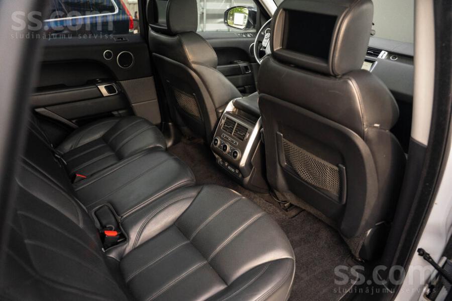 White Land Rover Range Rover Sport 2017 in Riga, with an engine capacity of 3.00 L and mileage of 231 thousand km for 19990 €, photo 29 on AUTOMOTO.COM.LV