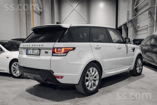 White Land Rover Range Rover Sport 2017 in Riga, with an engine capacity of 3.00 L and mileage of 168 thousand km for 17990 €, photo 3 on AUTOMOTO.COM.LV