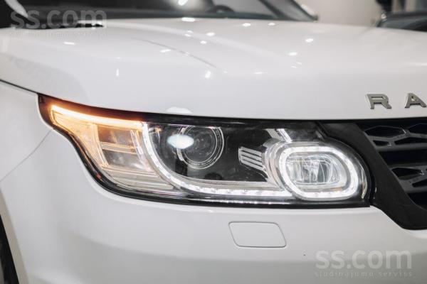 White Land Rover Range Rover Sport 2017 in Riga, with an engine capacity of 3.00 L and mileage of 168 thousand km for 17990 €, photo 5 on AUTOMOTO.COM.LV