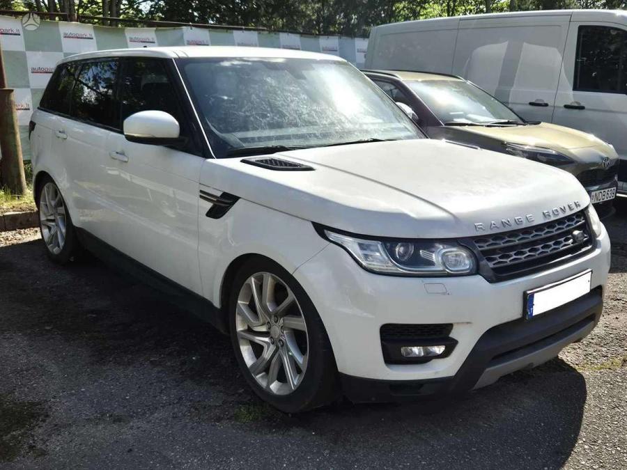 White Land Rover Range Rover Sport 2017 in Vilnius, with an engine capacity of 3.00 L and mileage of 273 thousand km for 10000 €, photo 3 on AUTOMOTO.COM.LV