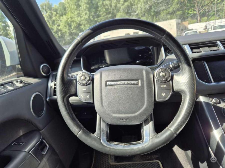 White Land Rover Range Rover Sport 2017 in Vilnius, with an engine capacity of 3.00 L and mileage of 273 thousand km for 10000 €, photo 11 on AUTOMOTO.COM.LV
