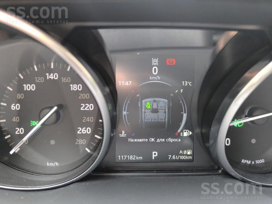White Land Rover Range Rover Sport 2017 in Valmiera, with an engine capacity of 3.00 L and mileage of 117 thousand km for 19999 €, photo 21 on AUTOMOTO.COM.LV