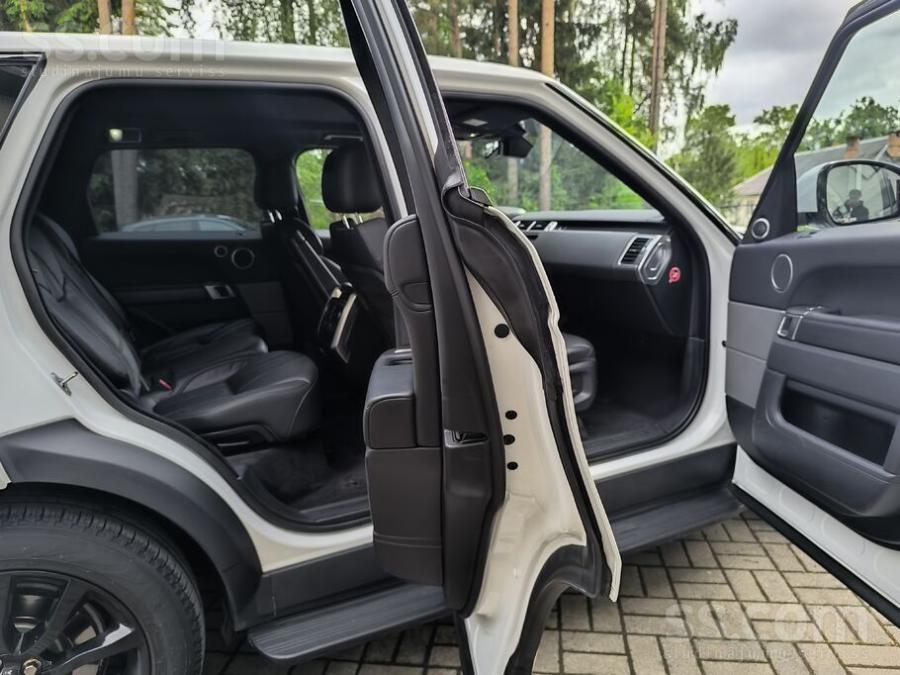 White Land Rover Range Rover Sport 2017 in Valmiera, with an engine capacity of 3.00 L and mileage of 117 thousand km for 19999 €, photo 26 on AUTOMOTO.COM.LV