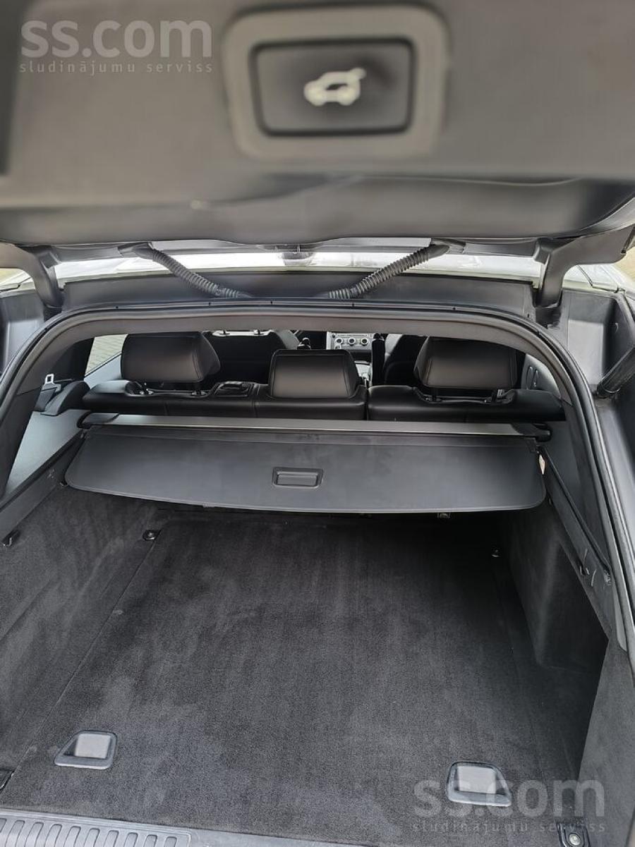 White Land Rover Range Rover Sport 2017 in Valmiera, with an engine capacity of 3.00 L and mileage of 117 thousand km for 19999 €, photo 27 on AUTOMOTO.COM.LV