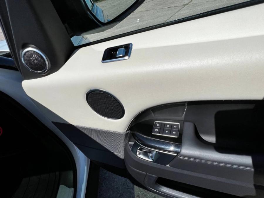 Balts Land Rover Range Rover Sport 2018 Rīga, ar dzinēja tilpumu 3.00 L un nobraukumu 99 tūkst. km par 48000 €, foto 11 vietnē AUTOMOTO.COM.LV