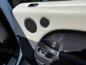 Balts Land Rover Range Rover Sport 2018 Rīga, ar dzinēja tilpumu 3.00 L un nobraukumu 99 tūkst. km par 48000 €, foto 18 vietnē AUTOMOTO.COM.LV
