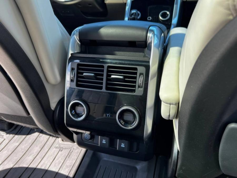 Balts Land Rover Range Rover Sport 2018 Rīga, ar dzinēja tilpumu 3.00 L un nobraukumu 99 tūkst. km par 48000 €, foto 20 vietnē AUTOMOTO.COM.LV