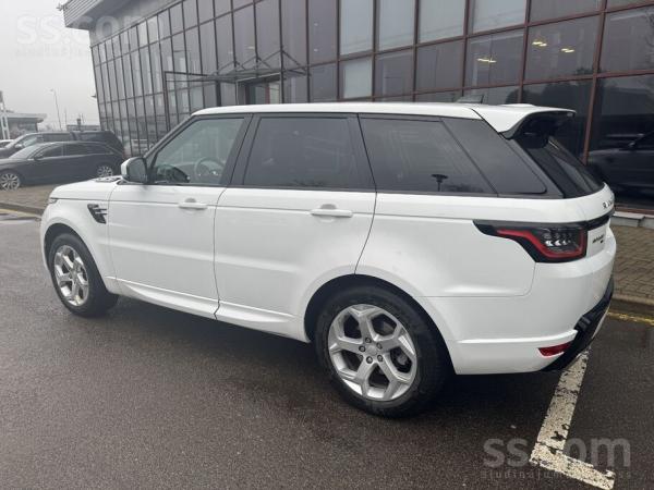 White Land Rover Range Rover Sport 2019 in Riga, with an engine capacity of 3.00 L and mileage of 163 thousand km for 29800 €, photo 4 on AUTOMOTO.COM.LV