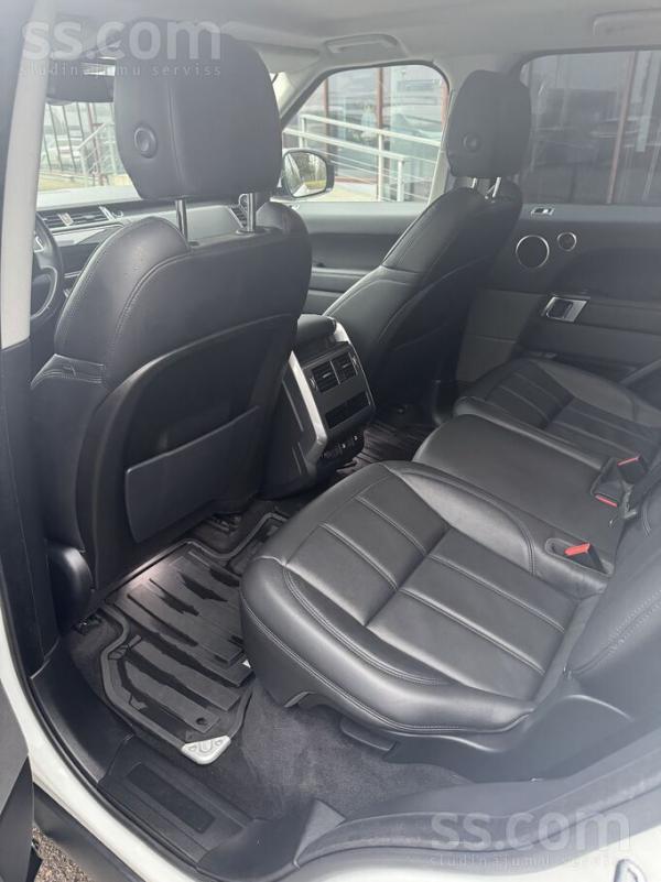White Land Rover Range Rover Sport 2019 in Riga, with an engine capacity of 3.00 L and mileage of 163 thousand km for 29800 €, photo 8 on AUTOMOTO.COM.LV