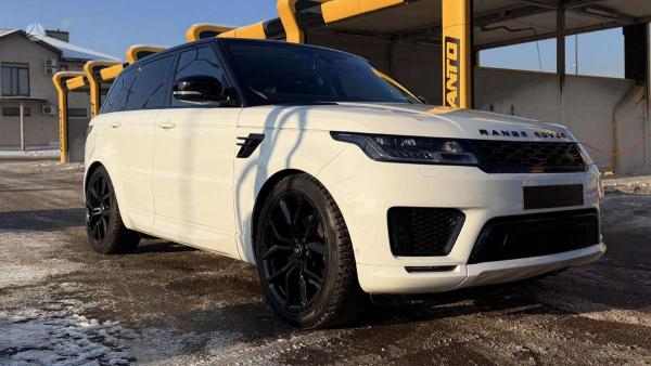 White Land Rover Range Rover Sport 2019 in Kaunas, with an engine capacity of 2.99 L and mileage of 122 thousand km for 32300 €, photo 5 on AUTOMOTO.COM.LV