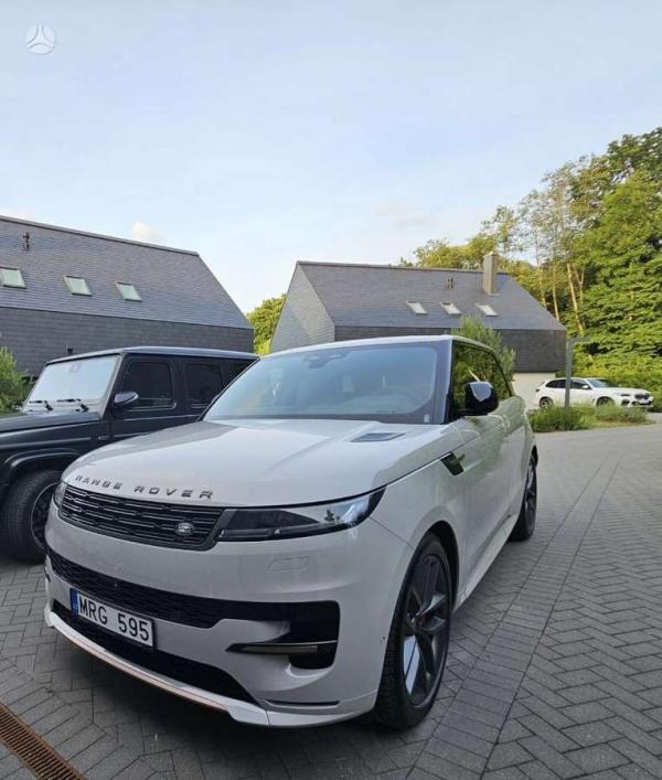 Balts Land Rover Range Rover Sport 2023 Viļņa, ar dzinēja tilpumu 3.00 L un nobraukumu 46 tūkst. km par 89000 €, foto 1 vietnē AUTOMOTO.COM.LV