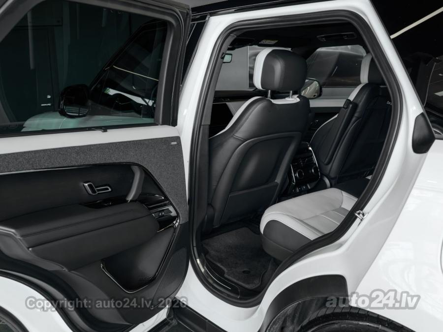 Balts Land Rover Range Rover Sport 2025 Tallina, ar dzinēja tilpumu 3.00 L un nobraukumu 24 tūkst. km par 116900 €, foto 10 vietnē AUTOMOTO.COM.LV