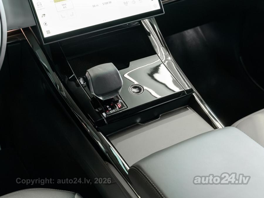 Balts Land Rover Range Rover Sport 2025 Tallina, ar dzinēja tilpumu 3.00 L un nobraukumu 24 tūkst. km par 116900 €, foto 15 vietnē AUTOMOTO.COM.LV