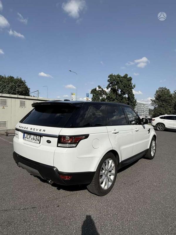White Land Rover Range Rover Sport 2016 in Vilnius, with an engine capacity of 2.99 L and mileage of 212 thousand km for 11999 €, photo 4 on AUTOMOTO.COM.LV