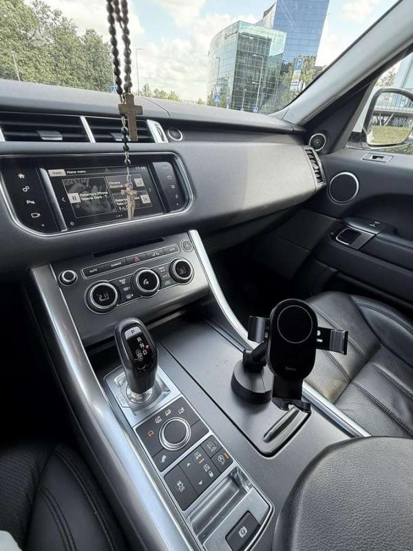 White Land Rover Range Rover Sport 2016 in Vilnius, with an engine capacity of 2.99 L and mileage of 212 thousand km for 11999 €, photo 5 on AUTOMOTO.COM.LV