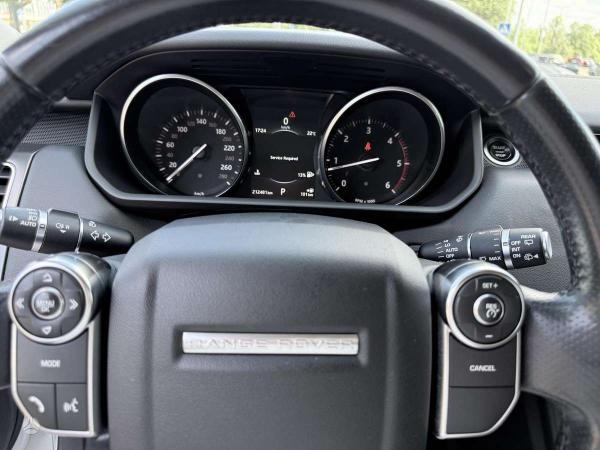 White Land Rover Range Rover Sport 2016 in Vilnius, with an engine capacity of 2.99 L and mileage of 212 thousand km for 11999 €, photo 8 on AUTOMOTO.COM.LV