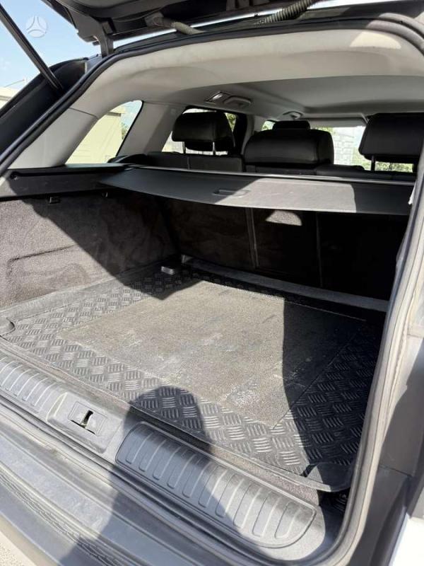 White Land Rover Range Rover Sport 2016 in Vilnius, with an engine capacity of 2.99 L and mileage of 212 thousand km for 11999 €, photo 10 on AUTOMOTO.COM.LV