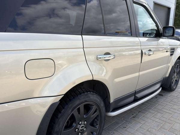 Yellow Land Rover Range Rover Sport 2007 in Vilnius, with an engine capacity of 3.63 L and mileage of 435 thousand km for 3450 €, photo 6 on AUTOMOTO.COM.LV