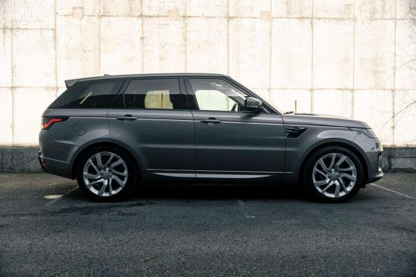 Yellow Land Rover Range Rover Sport 2021 in Vilnius, with an engine capacity of 3.00 L and mileage of 124 thousand km for 36500 €, photo 5 on AUTOMOTO.COM.LV