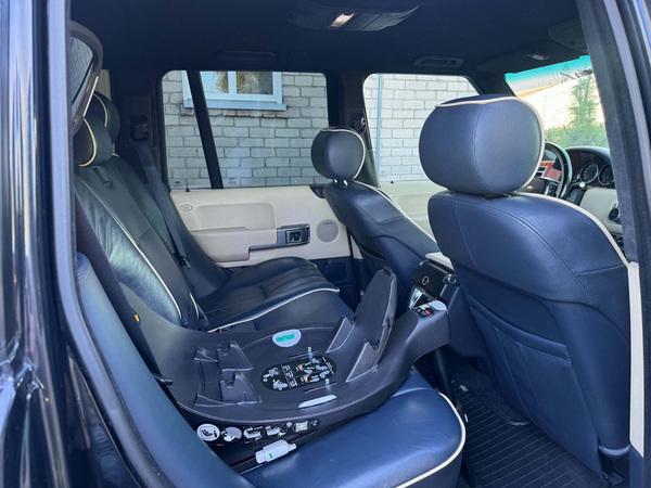 Land Rover Range Rover 2004 Tartu, ar dzinēja tilpumu 3.00 L un nobraukumu 427 tūkst. km par 5600 €, foto 9 vietnē AUTOMOTO.COM.LV