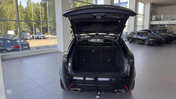 Melns Land Rover Range Rover Velar 2017 Marijampole, ar dzinēja tilpumu 2.99 L un nobraukumu 152 tūkst. km par 24999 €, foto 5 vietnē AUTOMOTO.COM.LV