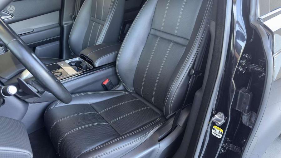 Black Land Rover Range Rover Velar 2017 in Marijampole, with an engine capacity of 2.99 L and mileage of 152 thousand km for 24999 €, photo 12 on AUTOMOTO.COM.LV