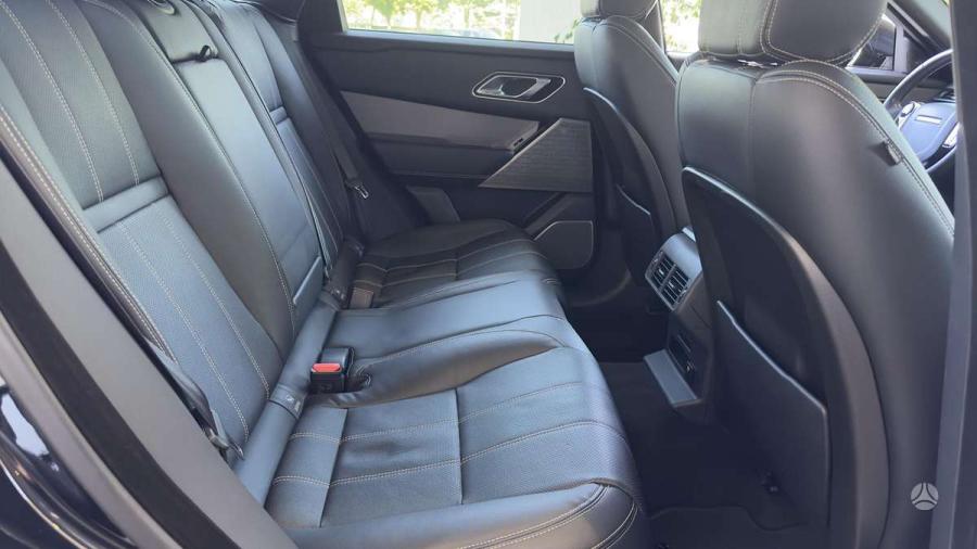 Black Land Rover Range Rover Velar 2017 in Marijampole, with an engine capacity of 2.99 L and mileage of 152 thousand km for 24999 €, photo 15 on AUTOMOTO.COM.LV