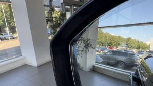 Black Land Rover Range Rover Velar 2017 in Marijampole, with an engine capacity of 2.99 L and mileage of 152 thousand km for 24999 €, photo 26 on AUTOMOTO.COM.LV